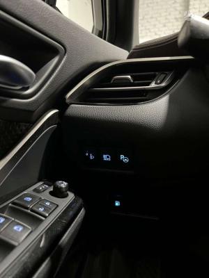 Черный Тойота C-HR 2017 в Клайпеда, объемом двигателя 1.80 л и пробегом 173 тыс. км за 14500 €, фото 27 на AUTOMOTO.COM.LV