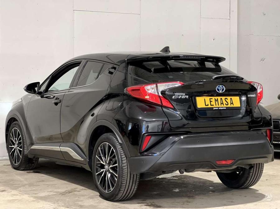 Черный Тойота C-HR 2017 в Клайпеда, объемом двигателя 1.80 л и пробегом 173 тыс. км за 14500 €, фото 28 на AUTOMOTO.COM.LV