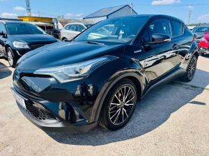Black Toyota C-HR 2017 in Kaunas, with an engine capacity of 1.80 L and mileage of 155 thousand km for 16200 €, photo  on AUTOMOTO.COM.LV