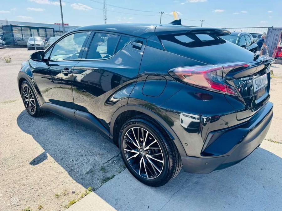 Melns Toyota C-HR 2017 Kauņa, ar dzinēja tilpumu 1.80 L un nobraukumu 155 tūkst. km par 16200 €, foto 7 vietnē AUTOMOTO.COM.LV