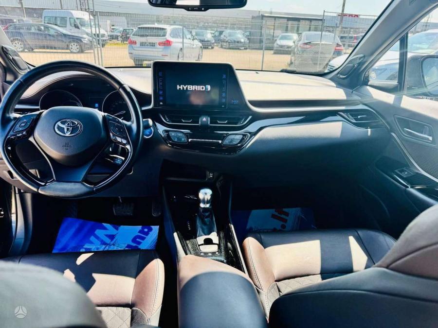 Melns Toyota C-HR 2017 Kauņa, ar dzinēja tilpumu 1.80 L un nobraukumu 155 tūkst. km par 16200 €, foto 10 vietnē AUTOMOTO.COM.LV