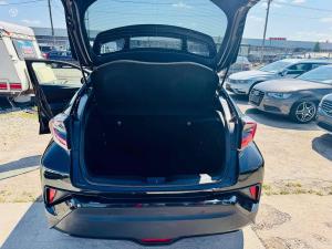 Melns Toyota C-HR 2017 Kauņa, ar dzinēja tilpumu 1.80 L un nobraukumu 155 tūkst. km par 16200 €, foto 21 vietnē AUTOMOTO.COM.LV