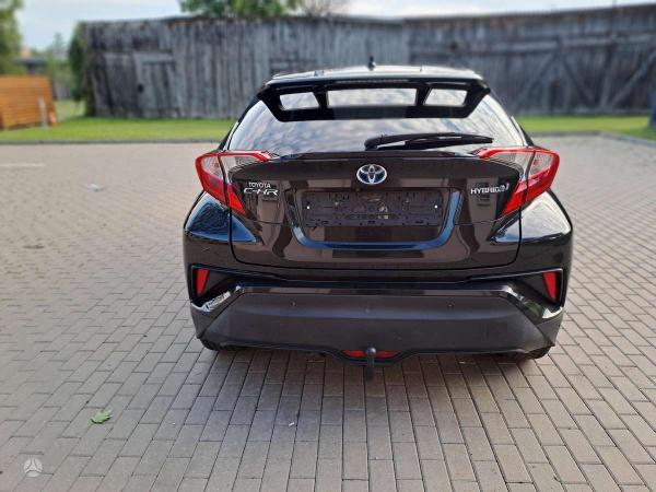Черный Тойота C-HR 2017 в Укмерге, объемом двигателя 1.80 л и пробегом 248 тыс. км за 12780 €, фото 7 на AUTOMOTO.COM.LV