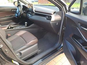 Black Toyota C-HR 2017 in Ukmerge, with an engine capacity of 1.80 L and mileage of 248 thousand km for 12780 €, photo 12 on AUTOMOTO.COM.LV
