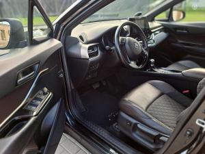 Black Toyota C-HR 2017 in Ukmerge, with an engine capacity of 1.80 L and mileage of 248 thousand km for 12780 €, photo 13 on AUTOMOTO.COM.LV