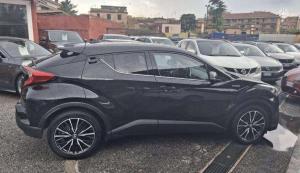 Черный Тойота C-HR 2017 в Вильнюс, объемом двигателя 1.80 л и пробегом 175 тыс. км за 16777 €, фото 3 на AUTOMOTO.COM.LV