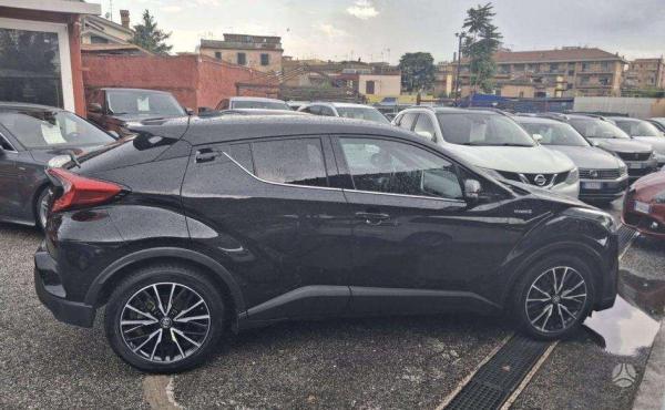 Черный Тойота C-HR 2017 в Вильнюс, объемом двигателя 1.80 л и пробегом 175 тыс. км за 16777 €, фото 8 на AUTOMOTO.COM.LV