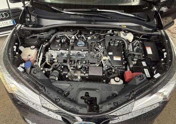 Черный Тойота C-HR 2017 в Вильнюс, объемом двигателя 1.80 л и пробегом 175 тыс. км за 16777 €, фото 10 на AUTOMOTO.COM.LV