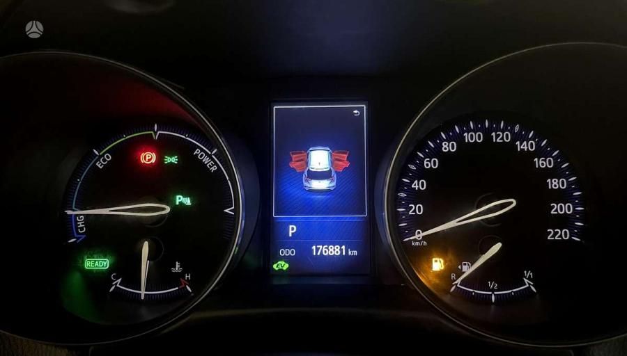 Черный Тойота C-HR 2017 в Клайпеда, объемом двигателя 1.80 л и пробегом 177 тыс. км за 16000 €, фото 8 на AUTOMOTO.COM.LV