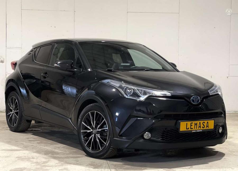 Черный Тойота C-HR 2017 в Клайпеда, объемом двигателя 1.80 л и пробегом 177 тыс. км за 16000 €, фото 22 на AUTOMOTO.COM.LV
