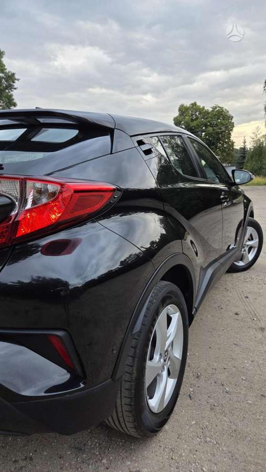 Melns Toyota C-HR 2017 Kauņa, ar dzinēja tilpumu 1.80 L un nobraukumu 134 tūkst. km par 14900 €, foto 7 vietnē AUTOMOTO.COM.LV