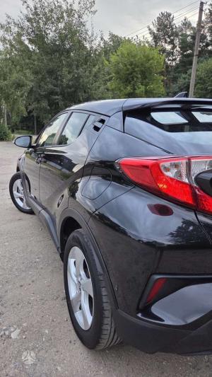Melns Toyota C-HR 2017 Kauņa, ar dzinēja tilpumu 1.80 L un nobraukumu 134 tūkst. km par 14900 €, foto 8 vietnē AUTOMOTO.COM.LV