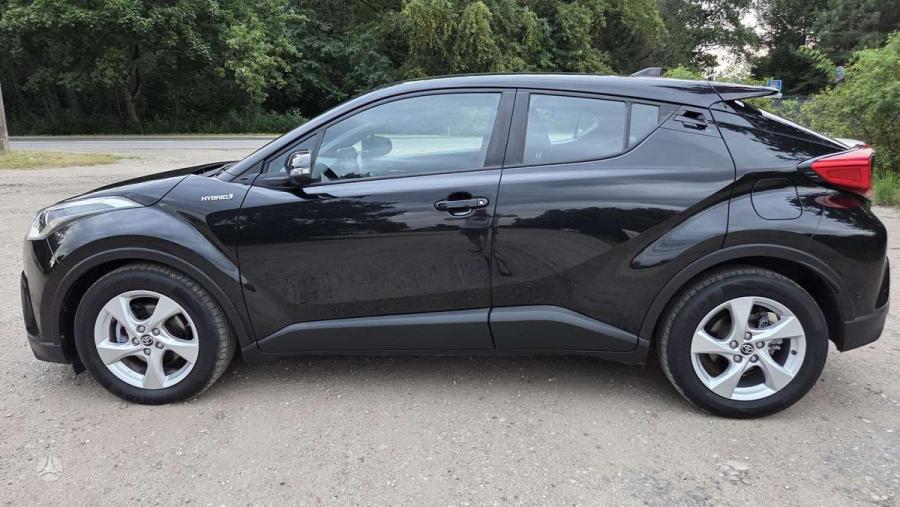 Melns Toyota C-HR 2017 Kauņa, ar dzinēja tilpumu 1.80 L un nobraukumu 134 tūkst. km par 14900 €, foto 9 vietnē AUTOMOTO.COM.LV