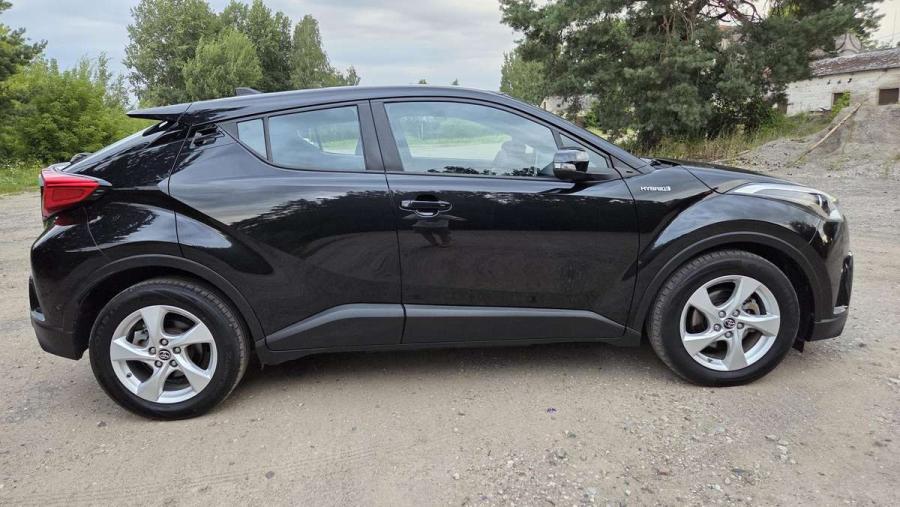 Melns Toyota C-HR 2017 Kauņa, ar dzinēja tilpumu 1.80 L un nobraukumu 134 tūkst. km par 14900 €, foto 10 vietnē AUTOMOTO.COM.LV
