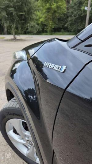 Melns Toyota C-HR 2017 Kauņa, ar dzinēja tilpumu 1.80 L un nobraukumu 134 tūkst. km par 14900 €, foto 13 vietnē AUTOMOTO.COM.LV