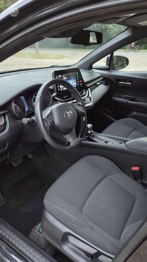Melns Toyota C-HR 2017 Kauņa, ar dzinēja tilpumu 1.80 L un nobraukumu 134 tūkst. km par 14900 €, foto 17 vietnē AUTOMOTO.COM.LV