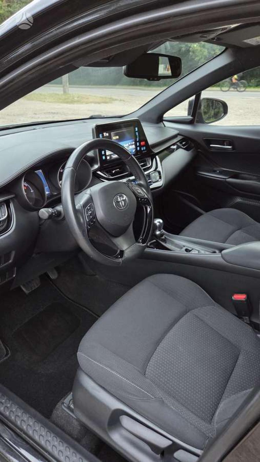 Melns Toyota C-HR 2017 Kauņa, ar dzinēja tilpumu 1.80 L un nobraukumu 134 tūkst. km par 14900 €, foto 17 vietnē AUTOMOTO.COM.LV
