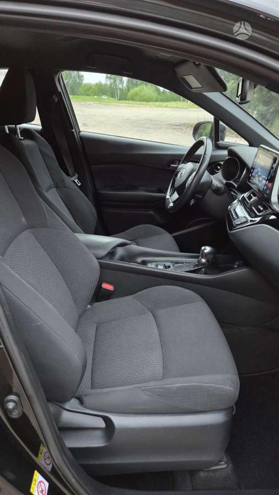 Melns Toyota C-HR 2017 Kauņa, ar dzinēja tilpumu 1.80 L un nobraukumu 134 tūkst. km par 14900 €, foto 18 vietnē AUTOMOTO.COM.LV