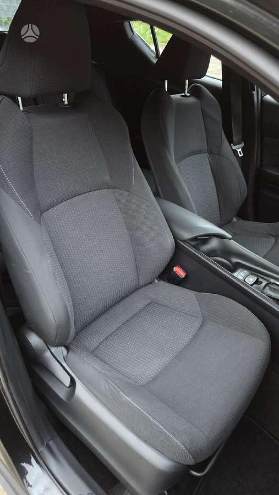 Melns Toyota C-HR 2017 Kauņa, ar dzinēja tilpumu 1.80 L un nobraukumu 134 tūkst. km par 14900 €, foto 19 vietnē AUTOMOTO.COM.LV