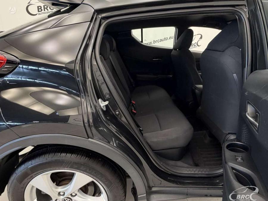 Melns Toyota C-HR 2017 Viļņa, ar dzinēja tilpumu 1.80 L un nobraukumu 149 tūkst. km par 15500 €, foto 11 vietnē AUTOMOTO.COM.LV