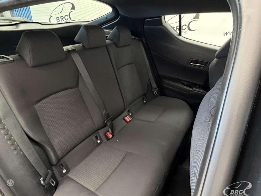 Melns Toyota C-HR 2017 Viļņa, ar dzinēja tilpumu 1.80 L un nobraukumu 149 tūkst. km par 15500 €, foto 13 vietnē AUTOMOTO.COM.LV