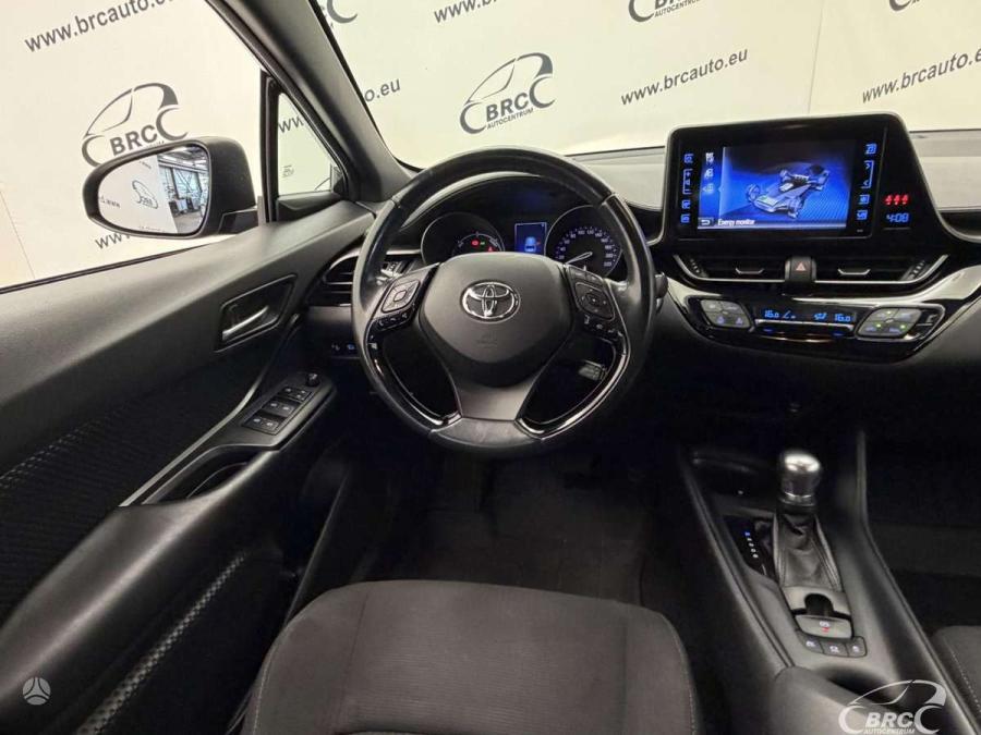Melns Toyota C-HR 2017 Viļņa, ar dzinēja tilpumu 1.80 L un nobraukumu 149 tūkst. km par 15500 €, foto 15 vietnē AUTOMOTO.COM.LV