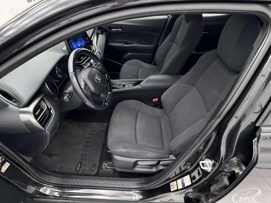 Melns Toyota C-HR 2017 Viļņa, ar dzinēja tilpumu 1.80 L un nobraukumu 149 tūkst. km par 15500 €, foto 21 vietnē AUTOMOTO.COM.LV
