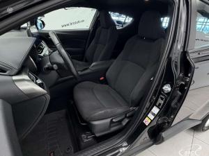 Melns Toyota C-HR 2017 Viļņa, ar dzinēja tilpumu 1.80 L un nobraukumu 149 tūkst. km par 15500 €, foto 24 vietnē AUTOMOTO.COM.LV