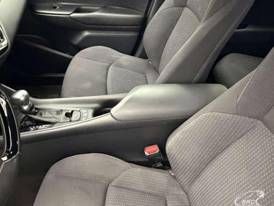 Melns Toyota C-HR 2017 Viļņa, ar dzinēja tilpumu 1.80 L un nobraukumu 149 tūkst. km par 15500 €, foto 26 vietnē AUTOMOTO.COM.LV