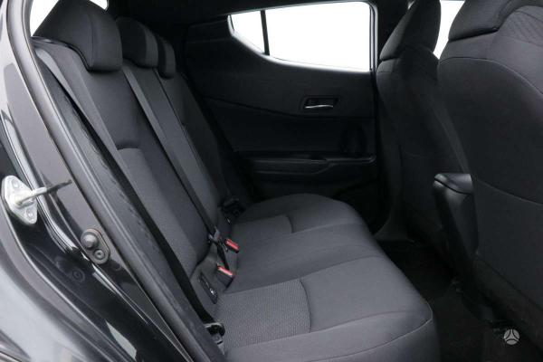 Черный Тойота C-HR 2017 в Вильнюс, объемом двигателя 1.20 л и пробегом 151 тыс. км за 13900 €, фото 11 на AUTOMOTO.COM.LV