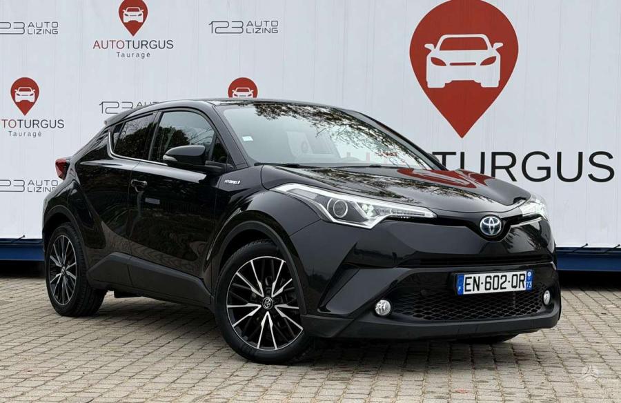 Black Toyota C-HR 2017 in Taurage, with an engine capacity of 1.80 L and mileage of 168 thousand km for 14800 €, photo 6 on AUTOMOTO.COM.LV