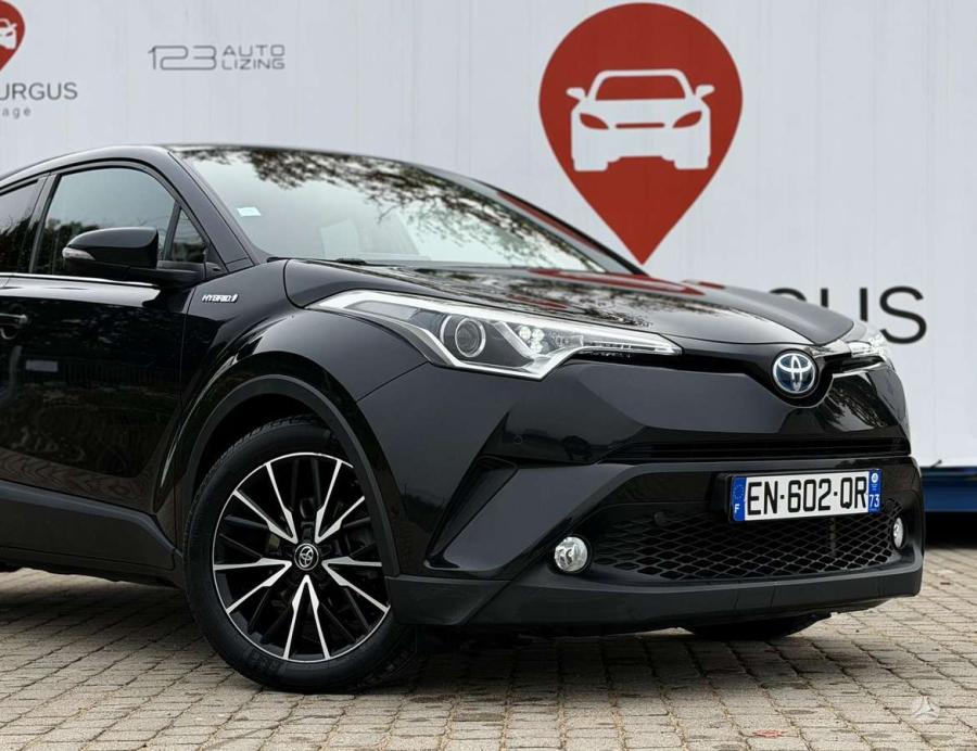 Black Toyota C-HR 2017 in Taurage, with an engine capacity of 1.80 L and mileage of 168 thousand km for 14800 €, photo 14 on AUTOMOTO.COM.LV