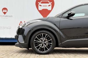 Black Toyota C-HR 2017 in Taurage, with an engine capacity of 1.80 L and mileage of 168 thousand km for 14800 €, photo 22 on AUTOMOTO.COM.LV