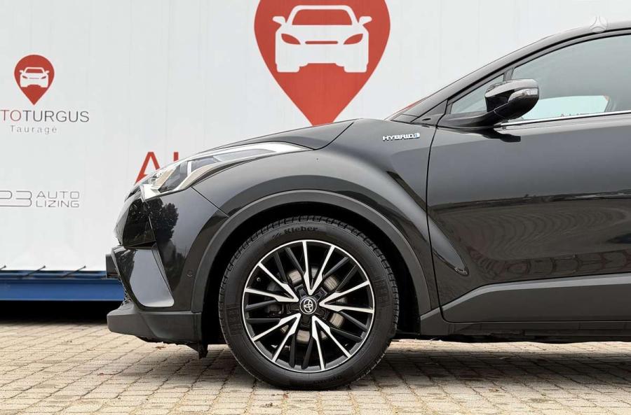 Black Toyota C-HR 2017 in Taurage, with an engine capacity of 1.80 L and mileage of 168 thousand km for 14800 €, photo 22 on AUTOMOTO.COM.LV
