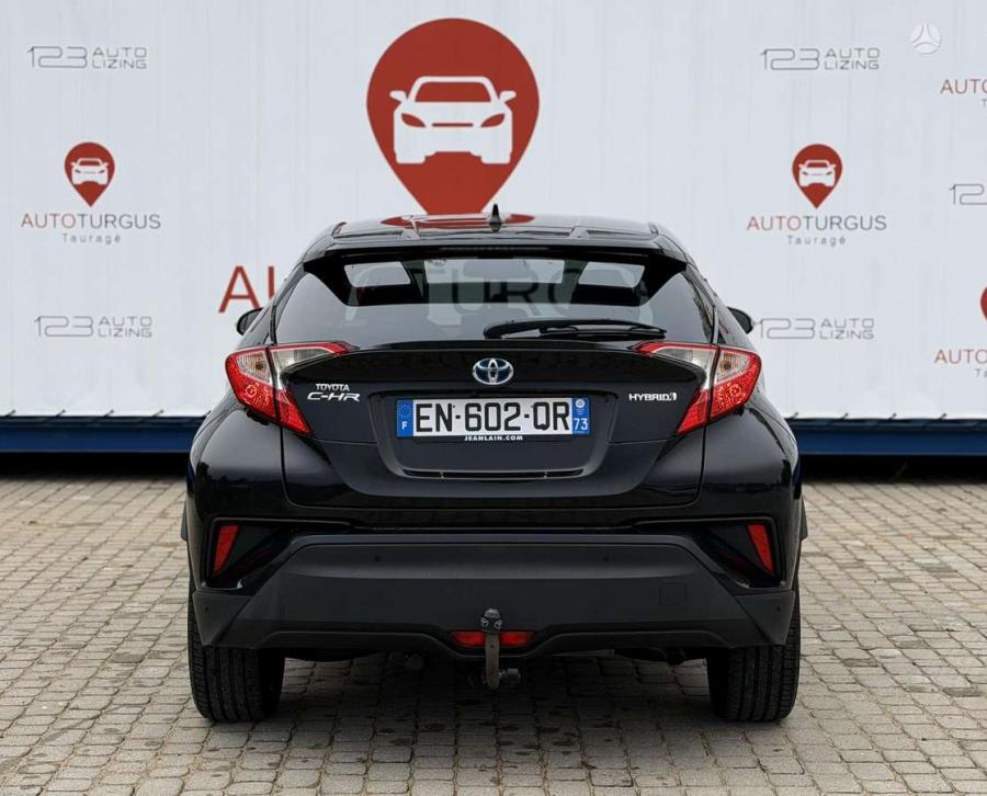Black Toyota C-HR 2017 in Taurage, with an engine capacity of 1.80 L and mileage of 168 thousand km for 14800 €, photo 23 on AUTOMOTO.COM.LV