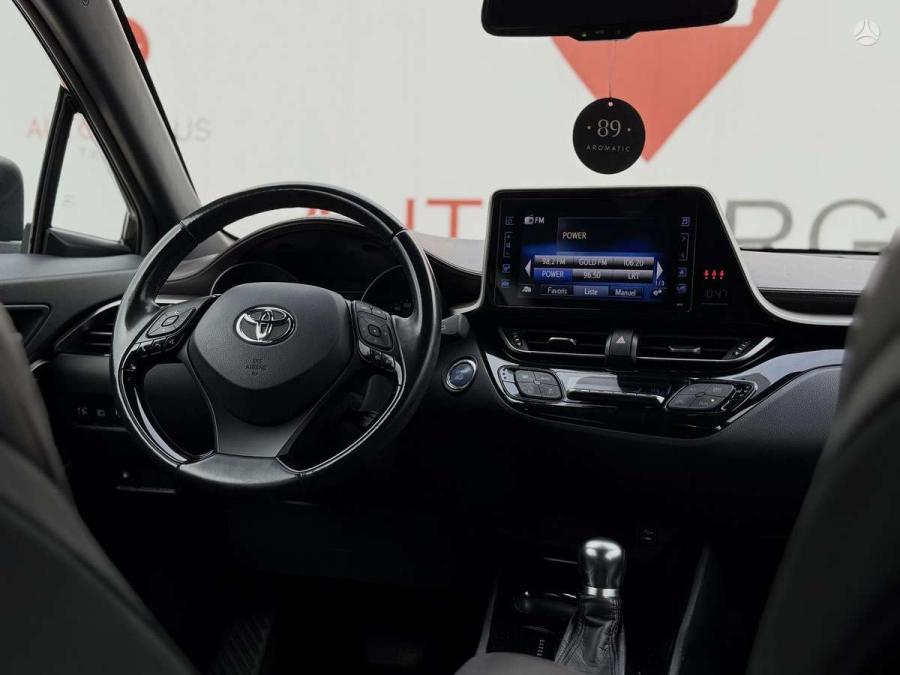 Black Toyota C-HR 2017 in Taurage, with an engine capacity of 1.80 L and mileage of 168 thousand km for 14800 €, photo 47 on AUTOMOTO.COM.LV