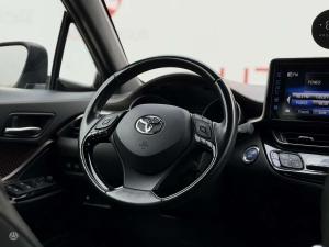 Black Toyota C-HR 2017 in Taurage, with an engine capacity of 1.80 L and mileage of 168 thousand km for 14800 €, photo 48 on AUTOMOTO.COM.LV