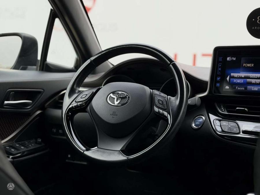 Black Toyota C-HR 2017 in Taurage, with an engine capacity of 1.80 L and mileage of 168 thousand km for 14800 €, photo 48 on AUTOMOTO.COM.LV