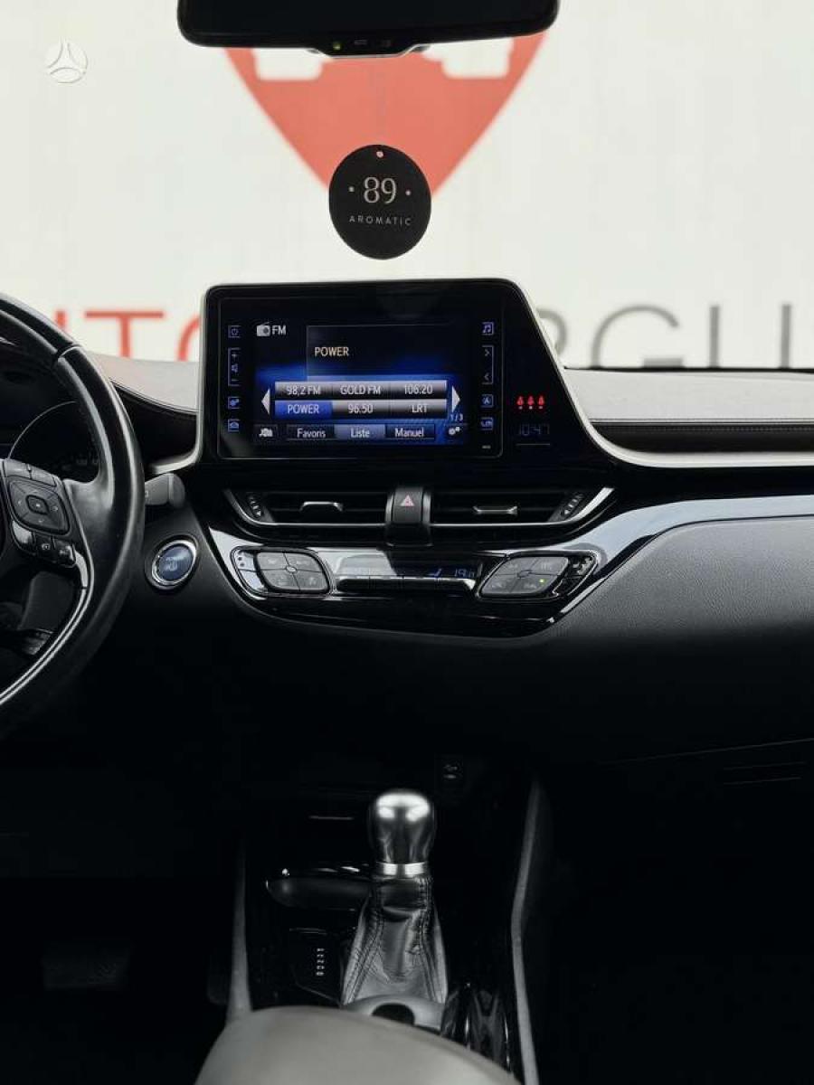 Black Toyota C-HR 2017 in Taurage, with an engine capacity of 1.80 L and mileage of 168 thousand km for 14800 €, photo 49 on AUTOMOTO.COM.LV