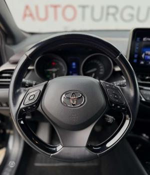 Black Toyota C-HR 2017 in Taurage, with an engine capacity of 1.80 L and mileage of 168 thousand km for 14800 €, photo 52 on AUTOMOTO.COM.LV