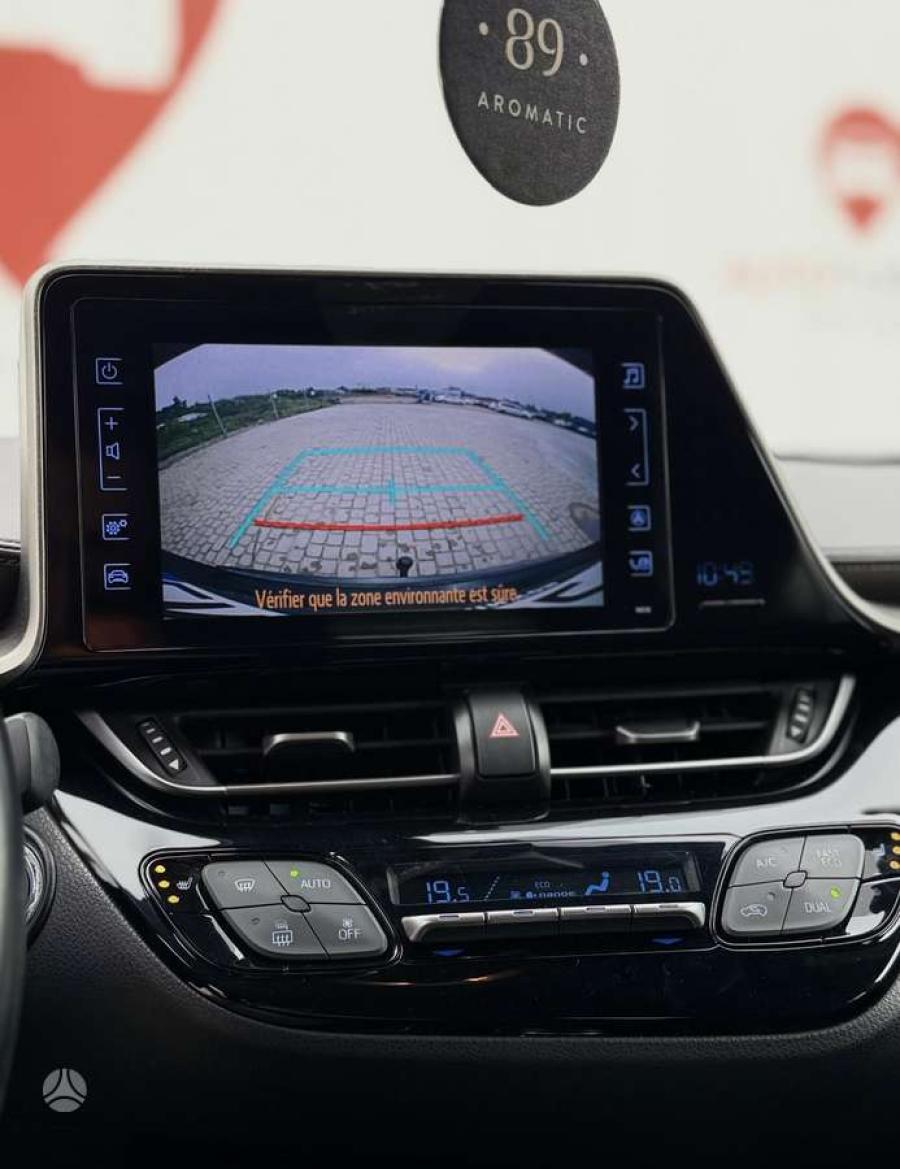 Black Toyota C-HR 2017 in Taurage, with an engine capacity of 1.80 L and mileage of 168 thousand km for 14800 €, photo 57 on AUTOMOTO.COM.LV