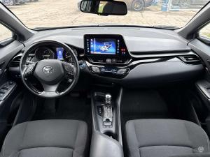 Black Toyota C-HR 2018 in Panevezys, with an engine capacity of 1.80 L and mileage of 142 thousand km for 14990 €, photo 14 on AUTOMOTO.COM.LV