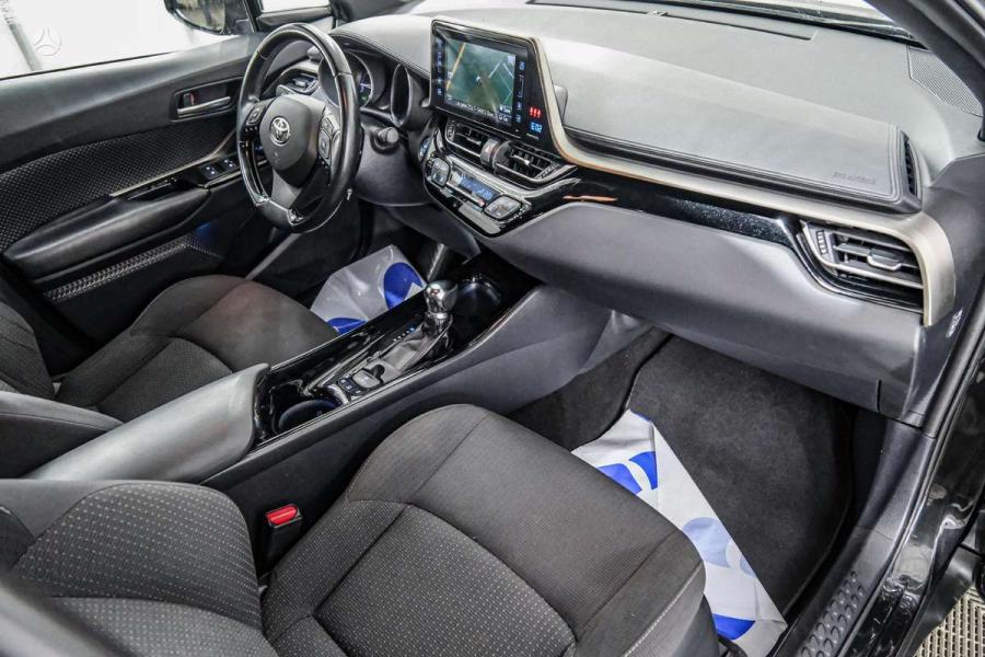 Melns Toyota C-HR 2018 Kauņa, ar dzinēja tilpumu 1.80 L un nobraukumu 208 tūkst. km par 15990 €, foto 11 vietnē AUTOMOTO.COM.LV