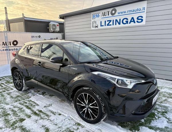 Melns Toyota C-HR 2018 Panevēža, ar dzinēja tilpumu 1.80 L un nobraukumu 185 tūkst. km par 14700 €, foto 4 vietnē AUTOMOTO.COM.LV