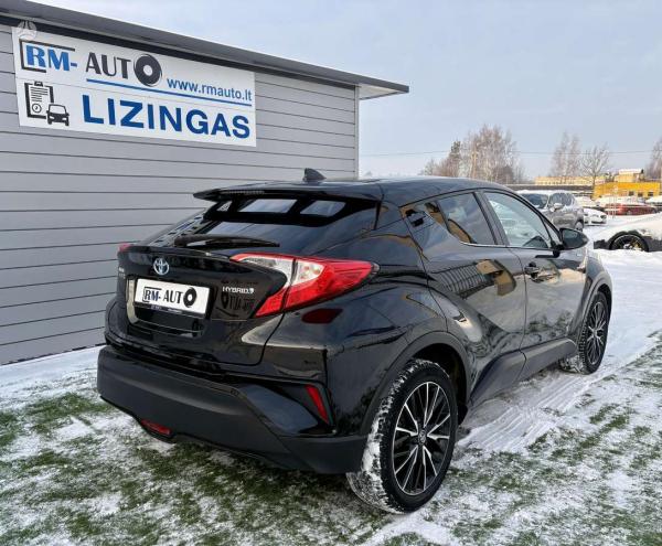 Melns Toyota C-HR 2018 Panevēža, ar dzinēja tilpumu 1.80 L un nobraukumu 185 tūkst. km par 14700 €, foto 6 vietnē AUTOMOTO.COM.LV