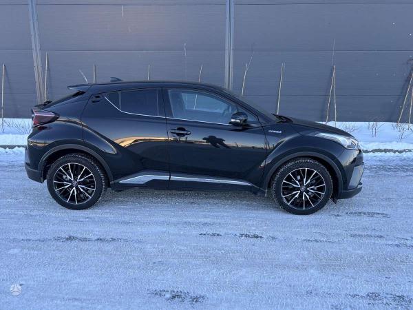Melns Toyota C-HR 2018 Viļņa, ar dzinēja tilpumu 1.80 L un nobraukumu 153 tūkst. km par 17500 €, foto 5 vietnē AUTOMOTO.COM.LV