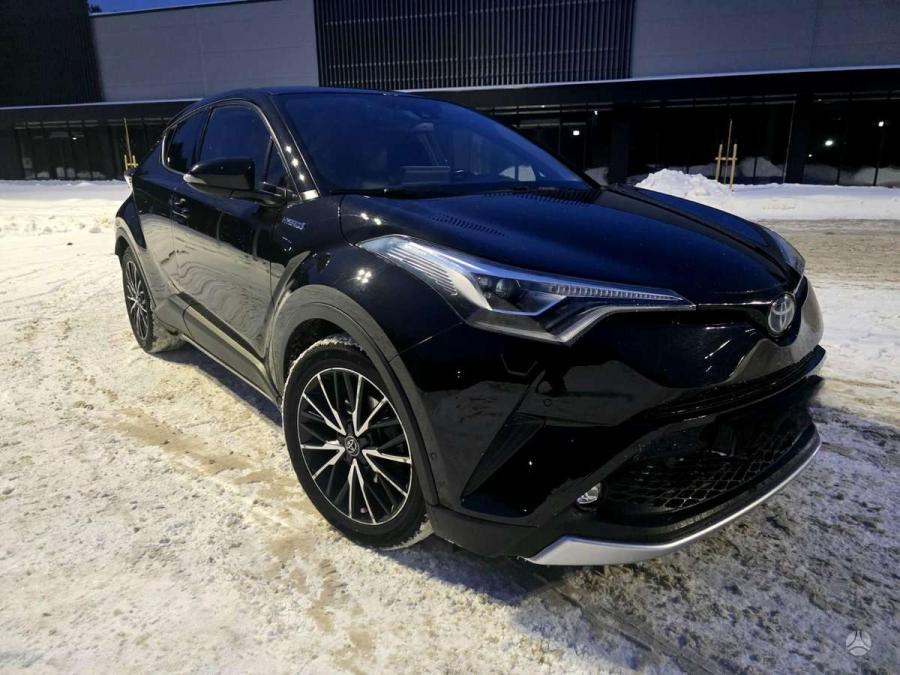 Melns Toyota C-HR 2018 Utena, ar dzinēja tilpumu 1.80 L un nobraukumu 123 tūkst. km par 15400 €, foto 1 vietnē AUTOMOTO.COM.LV