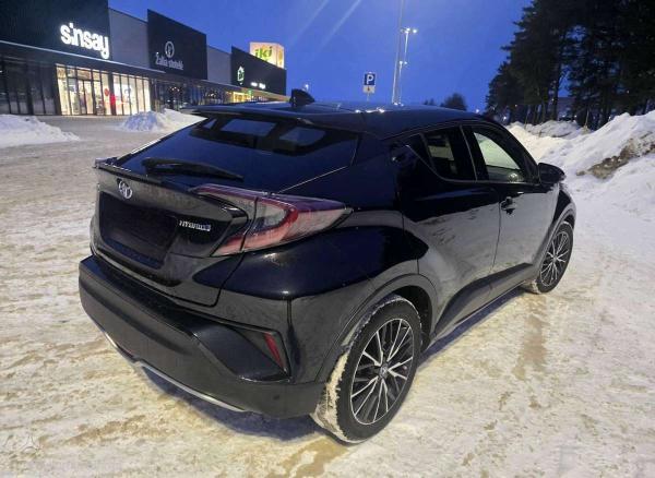Melns Toyota C-HR 2018 Utena, ar dzinēja tilpumu 1.80 L un nobraukumu 123 tūkst. km par 15400 €, foto 4 vietnē AUTOMOTO.COM.LV