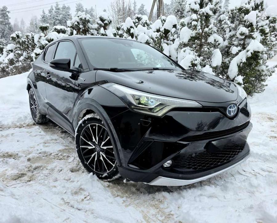 Melns Toyota C-HR 2018 Utena, ar dzinēja tilpumu 1.80 L un nobraukumu 123 tūkst. km par 15700 €, foto 1 vietnē AUTOMOTO.COM.LV