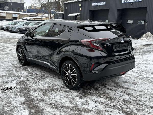Черный Тойота C-HR 2018 в Вильнюс, объемом двигателя 1.80 л и пробегом 160 тыс. км за 16999 €, фото 4 на AUTOMOTO.COM.LV